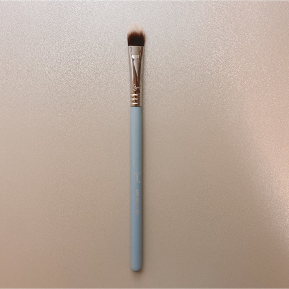 Sigma Beauty | Makeup | Sigma E6 Large Shading Brush | Poshmark